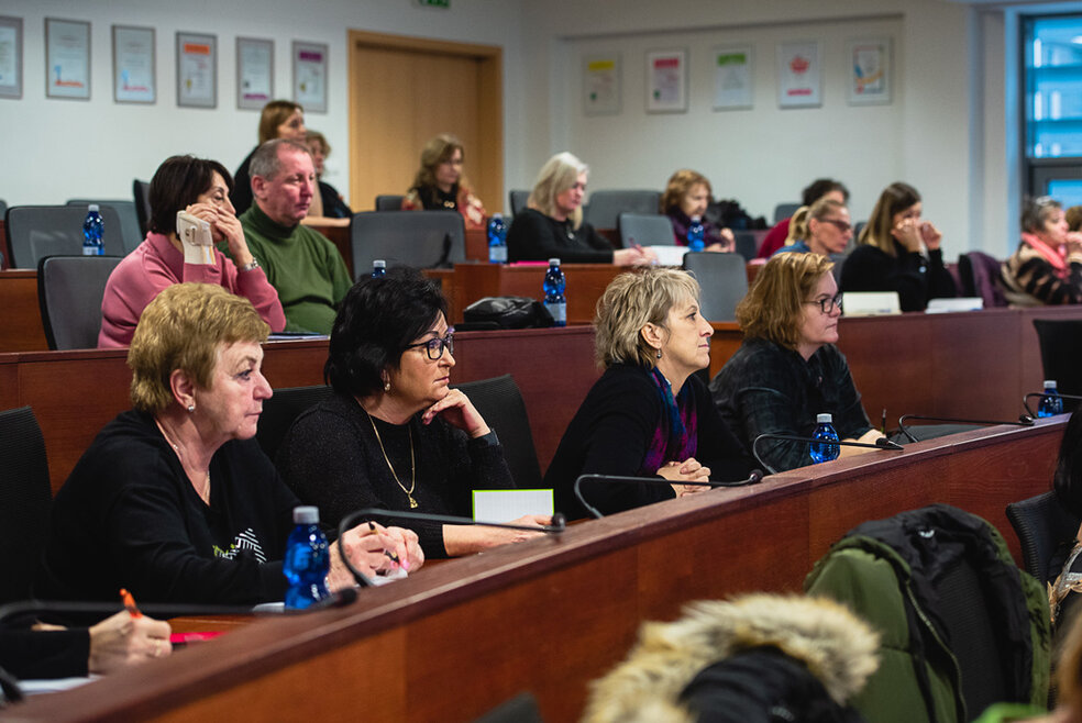 Ako pomôžeme osamelým seniorom v kraji?, Inteligentná domáca asistentka