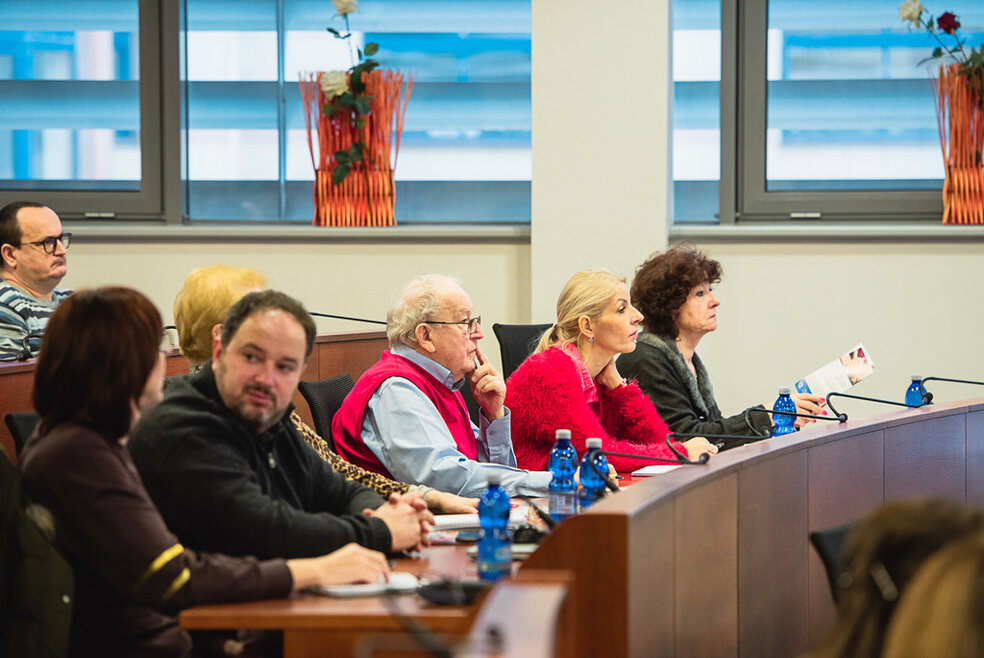 Ako pomôžeme osamelým seniorom v kraji?, Inteligentná domáca asistentka